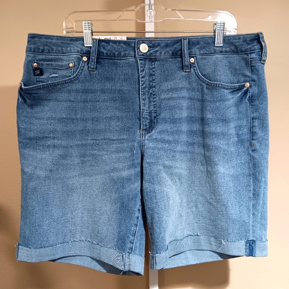 Seven7 | Shorts | Seven7 Womens Size 4 Blue Denim Relaxed Bermuda Mid ...